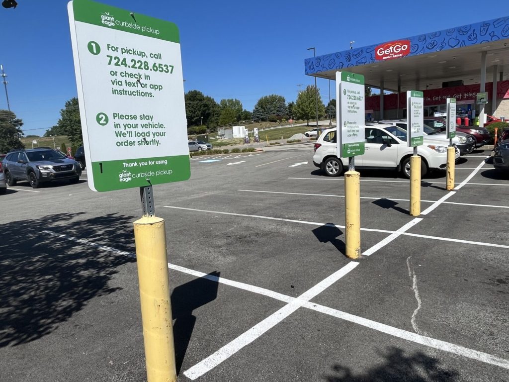 Curbside convenience: More consumers choose pickup for groceries, other ...